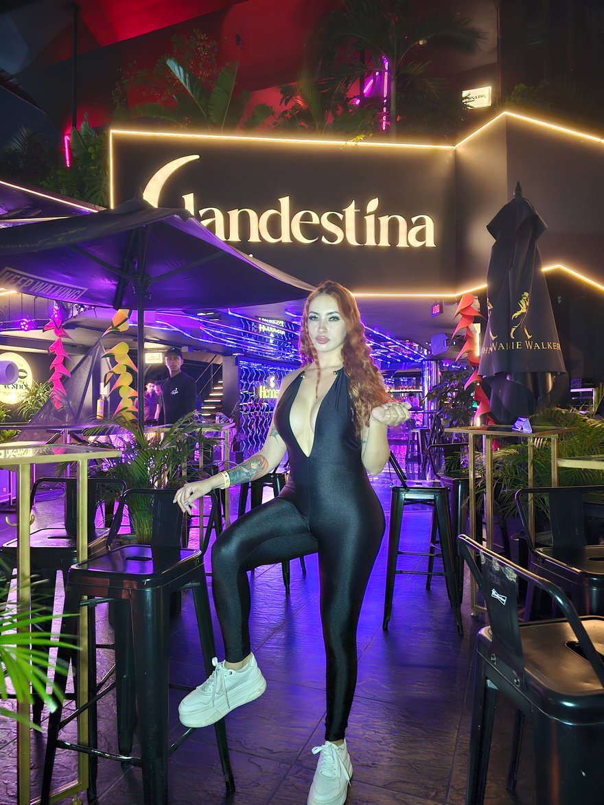 Andrea Castro - Official Page @andreacastro1x